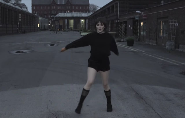 Cate Le Bon ‘Wonderful’ Video – ColoRising