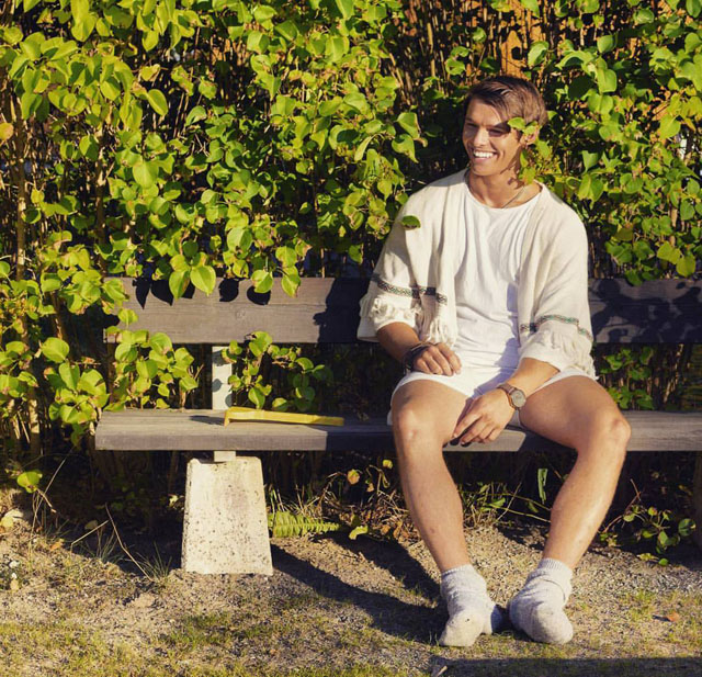 Premiere: Simon Michael ‘Love Her Like Honey’ – ColoRising